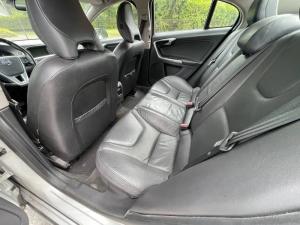 Pelēks Volvo S60 2010 Jūrmala, ar dzinēja tilpumu 2.00 L un nobraukumu 346 tūkst. km par 3850 €, foto 24 vietnē AUTOMOTO.COM.LV