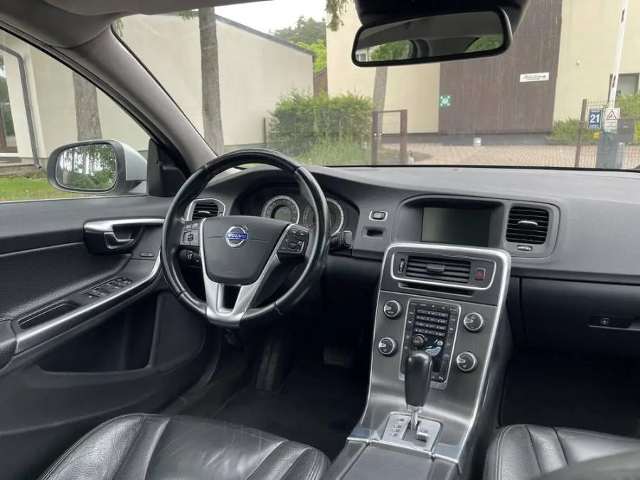 Pelēks Volvo S60 2010 Jūrmala, ar dzinēja tilpumu 2.00 L un nobraukumu 346 tūkst. km par 3850 €, foto 26 vietnē AUTOMOTO.COM.LV