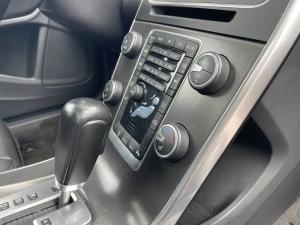 Pelēks Volvo S60 2010 Jūrmala, ar dzinēja tilpumu 2.00 L un nobraukumu 346 tūkst. km par 3850 €, foto 29 vietnē AUTOMOTO.COM.LV