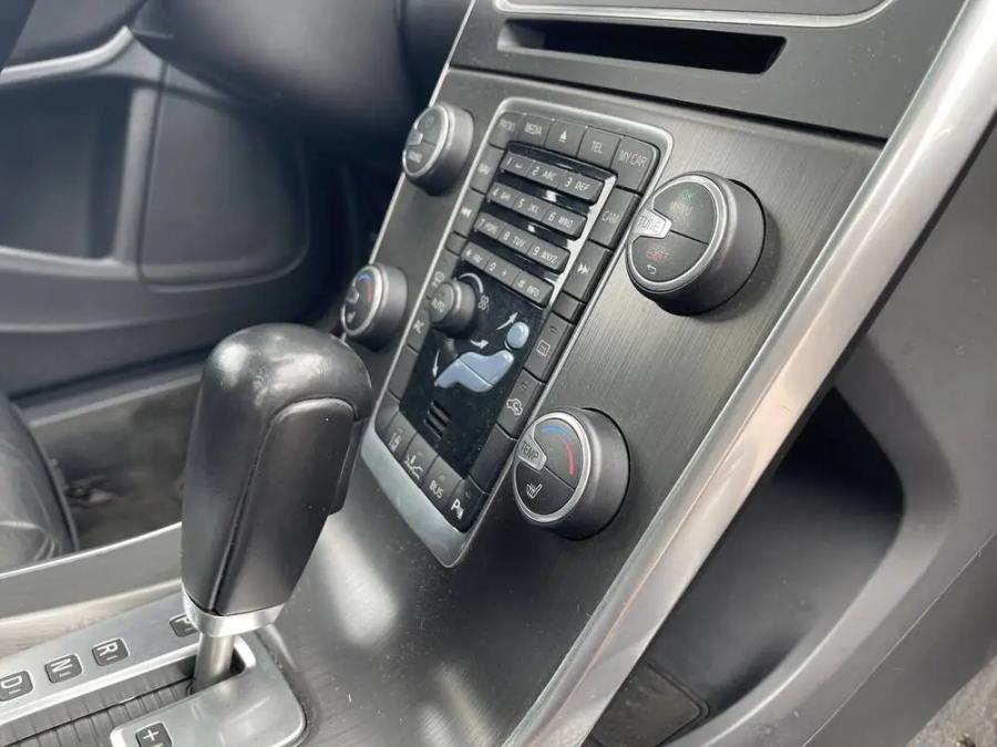 Pelēks Volvo S60 2010 Jūrmala, ar dzinēja tilpumu 2.00 L un nobraukumu 346 tūkst. km par 3850 €, foto 29 vietnē AUTOMOTO.COM.LV