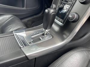 Pelēks Volvo S60 2010 Jūrmala, ar dzinēja tilpumu 2.00 L un nobraukumu 346 tūkst. km par 3850 €, foto 30 vietnē AUTOMOTO.COM.LV