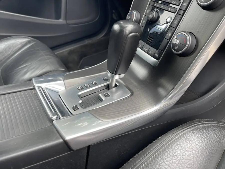 Pelēks Volvo S60 2010 Jūrmala, ar dzinēja tilpumu 2.00 L un nobraukumu 346 tūkst. km par 3850 €, foto 30 vietnē AUTOMOTO.COM.LV