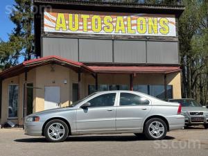 Pelēks Volvo S60 2010 Rīga, ar dzinēja tilpumu 2.40 L un nobraukumu 207 tūkst. km par 4850 €, foto  vietnē AUTOMOTO.COM.LV