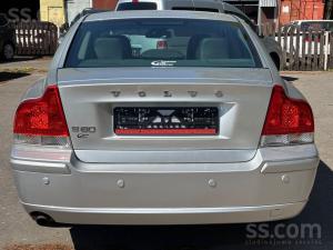 Pelēks Volvo S60 2010 Rīga, ar dzinēja tilpumu 2.40 L un nobraukumu 207 tūkst. km par 4850 €, foto 3 vietnē AUTOMOTO.COM.LV