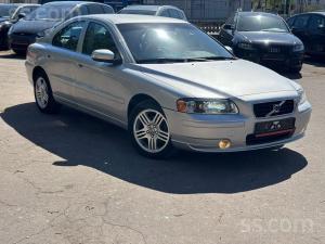 Pelēks Volvo S60 2010 Rīga, ar dzinēja tilpumu 2.40 L un nobraukumu 207 tūkst. km par 4850 €, foto 4 vietnē AUTOMOTO.COM.LV