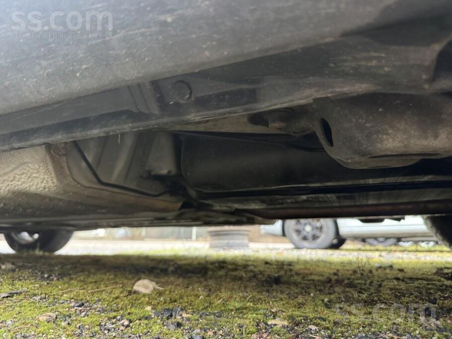 Pelēks Volvo S60 2010 Rīga, ar dzinēja tilpumu 2.40 L un nobraukumu 207 tūkst. km par 4850 €, foto 13 vietnē AUTOMOTO.COM.LV