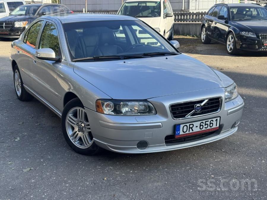 Pelēks Volvo S60 2010 Rīga, ar dzinēja tilpumu 2.40 L un nobraukumu 207 tūkst. km par 5150 €, foto 1 vietnē AUTOMOTO.COM.LV