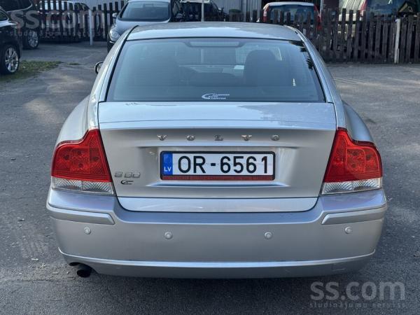 Pelēks Volvo S60 2010 Rīga, ar dzinēja tilpumu 2.40 L un nobraukumu 207 tūkst. km par 5150 €, foto 5 vietnē AUTOMOTO.COM.LV