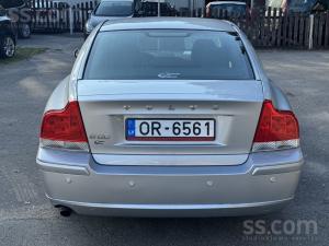 Pelēks Volvo S60 2010 Rīga, ar dzinēja tilpumu 2.40 L un nobraukumu 207 tūkst. km par 5150 €, foto 5 vietnē AUTOMOTO.COM.LV