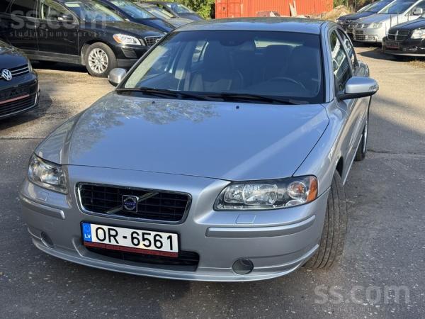 Pelēks Volvo S60 2010 Rīga, ar dzinēja tilpumu 2.40 L un nobraukumu 207 tūkst. km par 5150 €, foto 6 vietnē AUTOMOTO.COM.LV