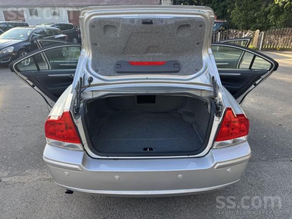 Pelēks Volvo S60 2010 Rīga, ar dzinēja tilpumu 2.40 L un nobraukumu 207 tūkst. km par 5150 €, foto 7 vietnē AUTOMOTO.COM.LV