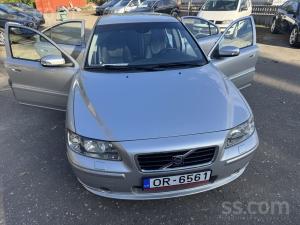 Pelēks Volvo S60 2010 Rīga, ar dzinēja tilpumu 2.40 L un nobraukumu 207 tūkst. km par 5150 €, foto 8 vietnē AUTOMOTO.COM.LV