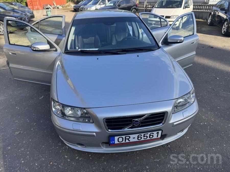 Pelēks Volvo S60 2010 Rīga, ar dzinēja tilpumu 2.40 L un nobraukumu 207 tūkst. km par 5150 €, foto 8 vietnē AUTOMOTO.COM.LV