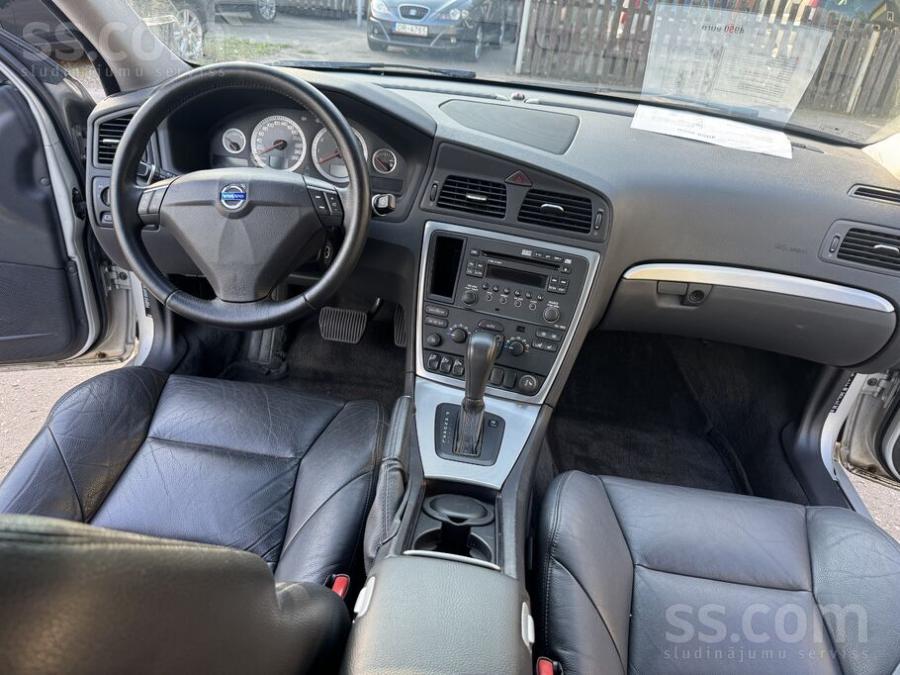 Pelēks Volvo S60 2010 Rīga, ar dzinēja tilpumu 2.40 L un nobraukumu 207 tūkst. km par 5150 €, foto 13 vietnē AUTOMOTO.COM.LV