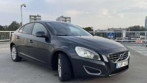 Pelēks Volvo S60 2010 Viļņa, ar dzinēja tilpumu 1.98 L un nobraukumu 244 tūkst. km par 5900 €, foto 3 vietnē AUTOMOTO.COM.LV