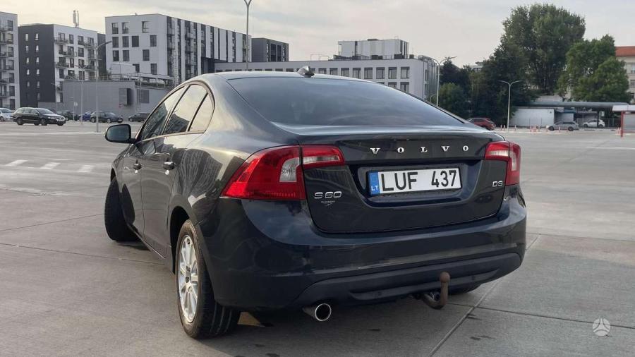 Pelēks Volvo S60 2010 Viļņa, ar dzinēja tilpumu 1.98 L un nobraukumu 244 tūkst. km par 5900 €, foto 8 vietnē AUTOMOTO.COM.LV