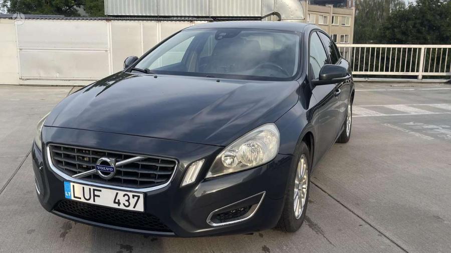 Pelēks Volvo S60 2010 Viļņa, ar dzinēja tilpumu 1.98 L un nobraukumu 244 tūkst. km par 5900 €, foto 15 vietnē AUTOMOTO.COM.LV