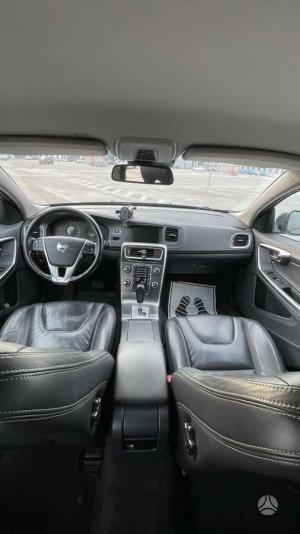 Pelēks Volvo S60 2010 Viļņa, ar dzinēja tilpumu 1.98 L un nobraukumu 244 tūkst. km par 5900 €, foto 21 vietnē AUTOMOTO.COM.LV