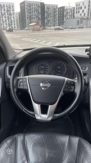 Pelēks Volvo S60 2010 Viļņa, ar dzinēja tilpumu 1.98 L un nobraukumu 244 tūkst. km par 5900 €, foto 24 vietnē AUTOMOTO.COM.LV