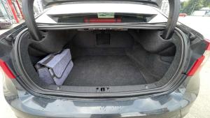 Pelēks Volvo S60 2010 Viļņa, ar dzinēja tilpumu 1.98 L un nobraukumu 244 tūkst. km par 5900 €, foto 27 vietnē AUTOMOTO.COM.LV