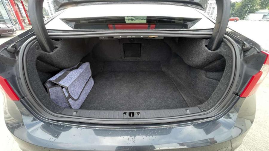 Pelēks Volvo S60 2010 Viļņa, ar dzinēja tilpumu 1.98 L un nobraukumu 244 tūkst. km par 5900 €, foto 27 vietnē AUTOMOTO.COM.LV
