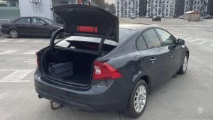 Pelēks Volvo S60 2010 Viļņa, ar dzinēja tilpumu 1.98 L un nobraukumu 244 tūkst. km par 5900 €, foto 29 vietnē AUTOMOTO.COM.LV