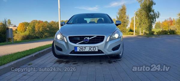 Вольво С60 2010 в Тарту на AUTOMOTO.COM.LV Серый Вольво С60 2010 в Тарту, объемом двигателя 2.40 л и пробегом 290 тыс. км за 6499 €, фото 3 на AUTOMOTO.COM.LV