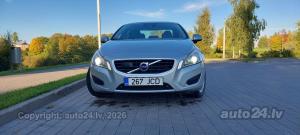 Pelēks Volvo S60 2010 Tartu, ar dzinēja tilpumu 2.40 L un nobraukumu 290 tūkst. km par 6499 €, foto 3 vietnē AUTOMOTO.COM.LV