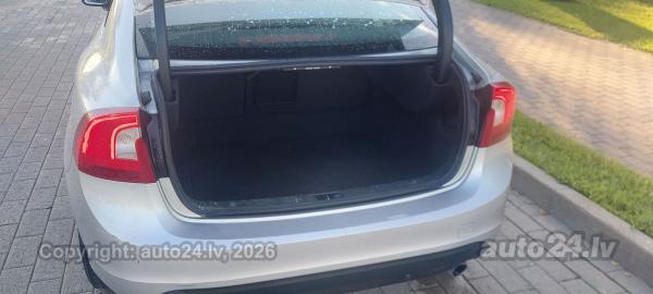Вольво С60 2010 в Тарту на AUTOMOTO.COM.LV Серый Вольво С60 2010 в Тарту, объемом двигателя 2.40 л и пробегом 290 тыс. км за 6499 €, фото 7 на AUTOMOTO.COM.LV