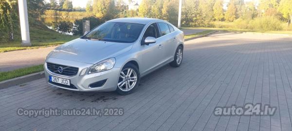 Вольво С60 2010 в Тарту на AUTOMOTO.COM.LV Серый Вольво С60 2010 в Тарту, объемом двигателя 2.40 л и пробегом 290 тыс. км за 6499 €, фото 9 на AUTOMOTO.COM.LV