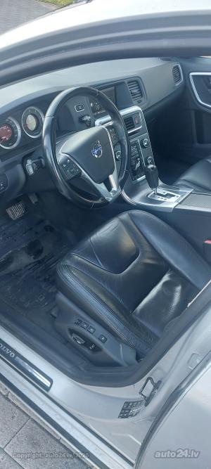Pelēks Volvo S60 2010 Tartu, ar dzinēja tilpumu 2.40 L un nobraukumu 290 tūkst. km par 6499 €, foto 11 vietnē AUTOMOTO.COM.LV