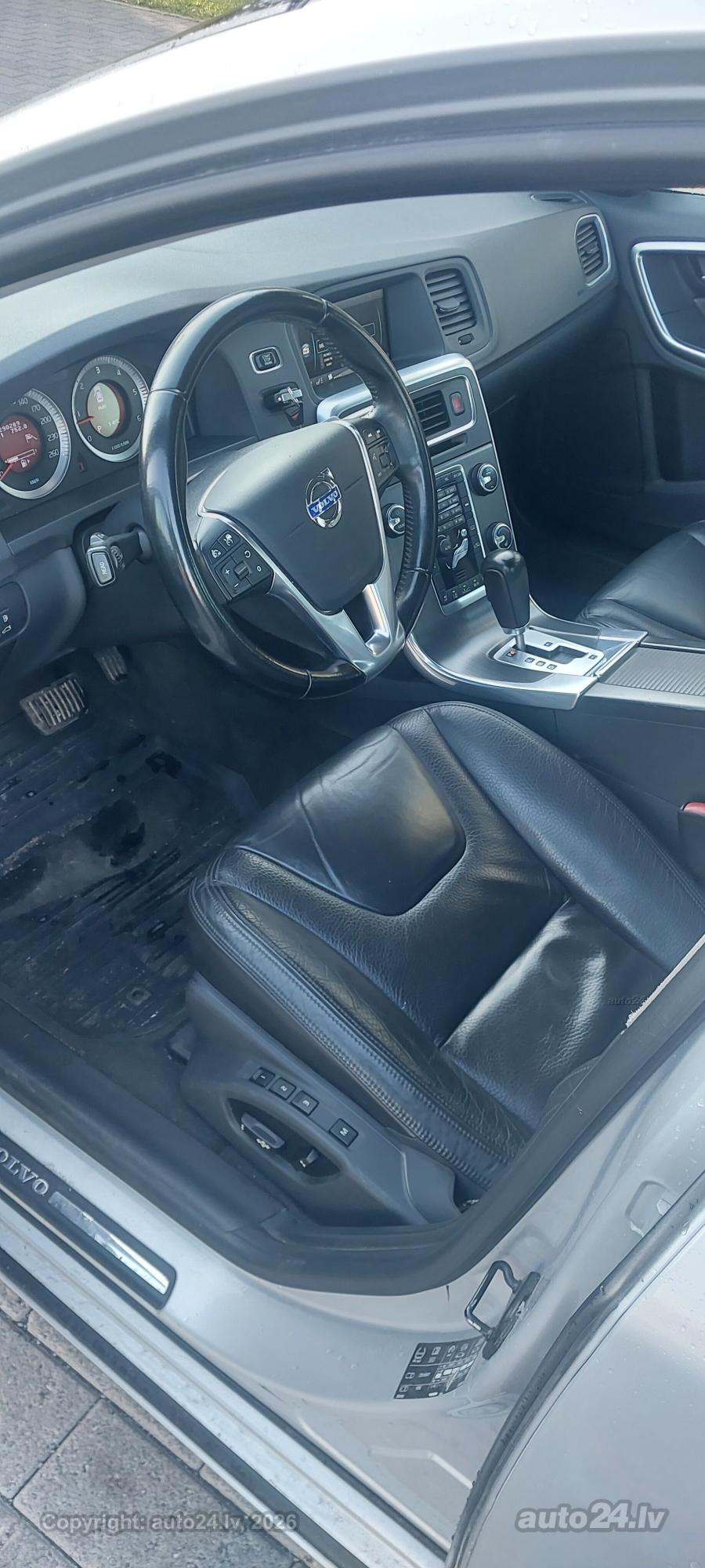 Pelēks Volvo S60 2010 Tartu, ar dzinēja tilpumu 2.40 L un nobraukumu 290 tūkst. km par 6499 €, foto 11 vietnē AUTOMOTO.COM.LV
