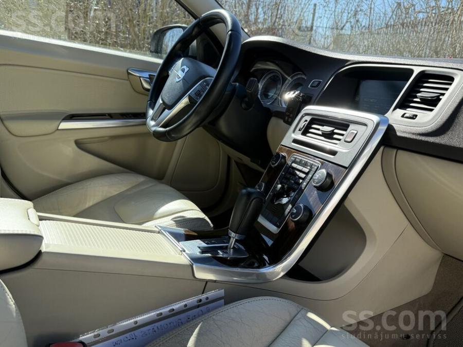 Grey Volvo S60 2011 in Riga, with an engine capacity of 2.00 L and mileage of 0 thousand km for 6890 €, photo 13 on AUTOMOTO.COM.LV