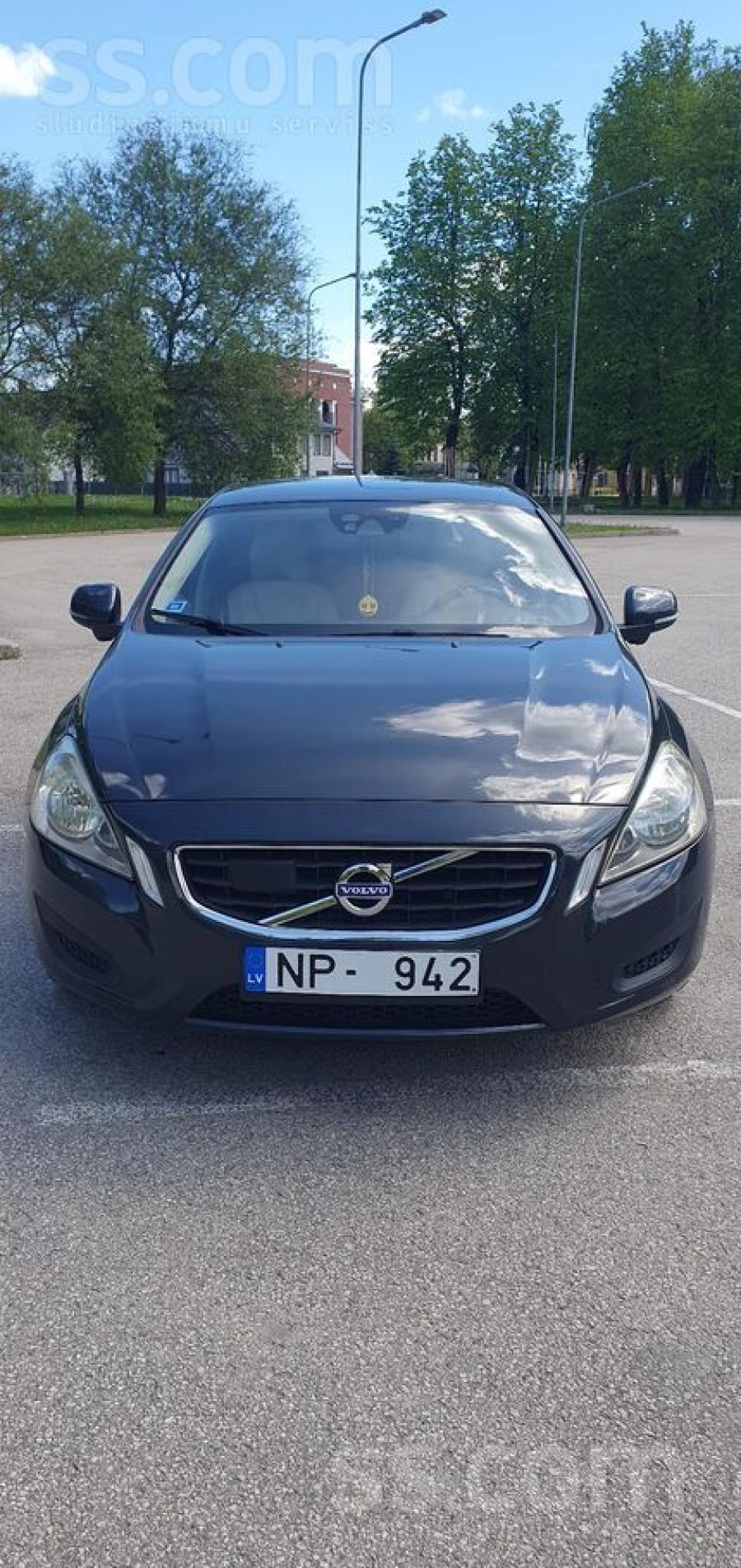 Grey Volvo S60 2011 in Jekabpils, with an engine capacity of 2.40 L and mileage of 257 thousand km for 6600 €, photo 1 on AUTOMOTO.COM.LV
