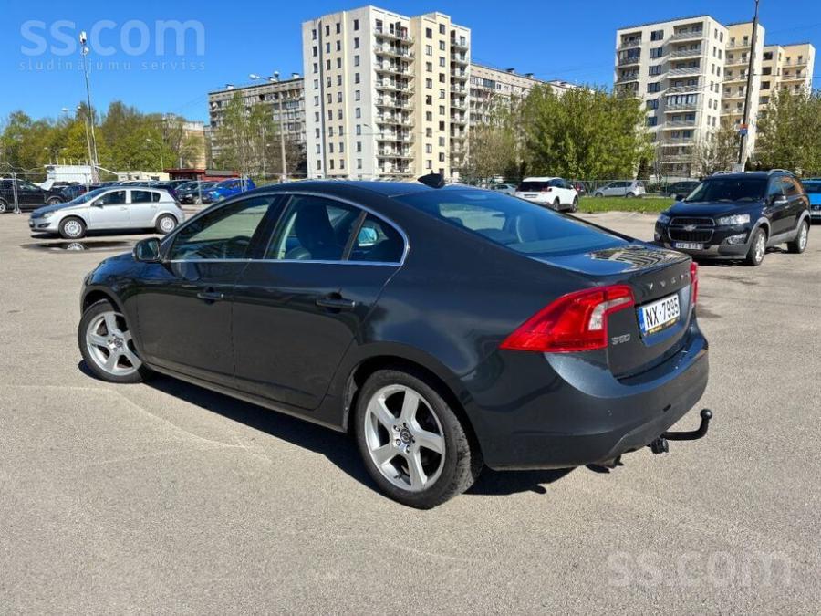Grey Volvo S60 2011 in Riga, with an engine capacity of 2.00 L and mileage of 301 thousand km for 6490 €, photo 2 on AUTOMOTO.COM.LV