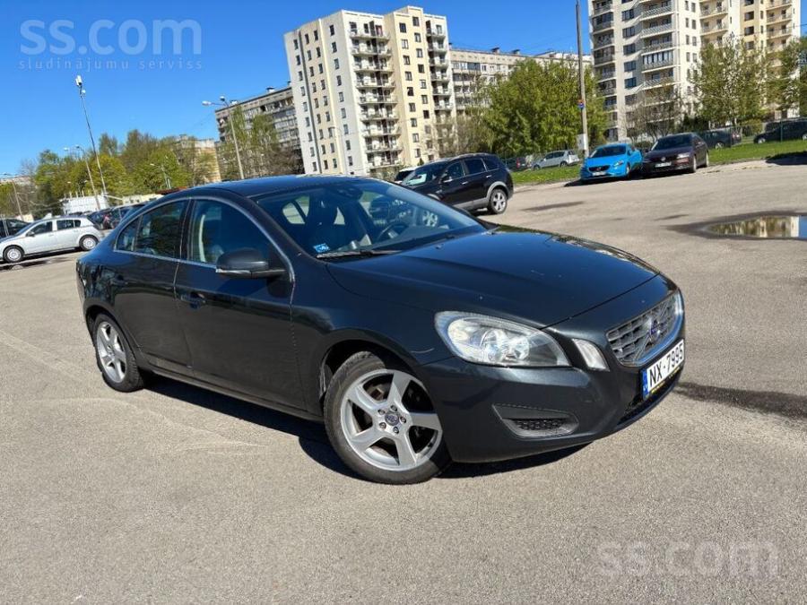 Grey Volvo S60 2011 in Riga, with an engine capacity of 2.00 L and mileage of 301 thousand km for 6490 €, photo 3 on AUTOMOTO.COM.LV