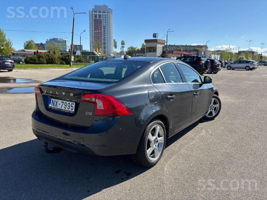 Grey Volvo S60 2011 in Riga, with an engine capacity of 2.00 L and mileage of 301 thousand km for 6490 €, photo 4 on AUTOMOTO.COM.LV