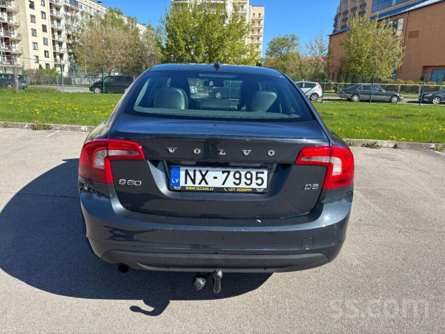 Grey Volvo S60 2011 in Riga, with an engine capacity of 2.00 L and mileage of 301 thousand km for 6490 €, photo 6 on AUTOMOTO.COM.LV