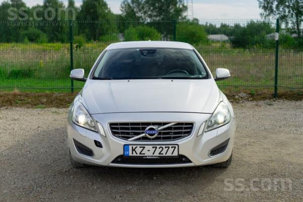Grey Volvo S60 2011 in Riga, with an engine capacity of 2.00 L and mileage of 0 thousand km for 5290 €, photo 2 on AUTOMOTO.COM.LV