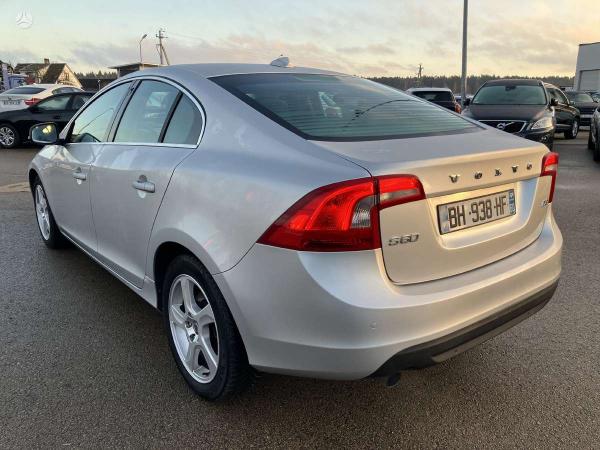 Grey Volvo S60 2011 in Taurage, with an engine capacity of 1.98 L and mileage of 260 thousand km for 5200 €, photo 4 on AUTOMOTO.COM.LV