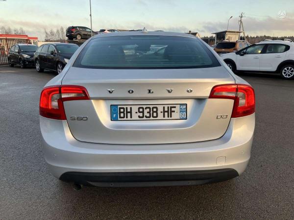 Grey Volvo S60 2011 in Taurage, with an engine capacity of 1.98 L and mileage of 260 thousand km for 5200 €, photo 5 on AUTOMOTO.COM.LV