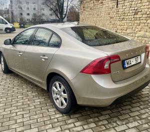 Grey Volvo S60 2011 in Riga, with an engine capacity of 1.60 L and mileage of 200 thousand km for 5700 €, photo 5 on AUTOMOTO.COM.LV