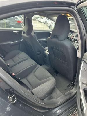 Pelēks Volvo S60 2011 Tauragė, ar dzinēja tilpumu 1.56 L un nobraukumu 280 tūkst. km par 4400 €, foto 7 vietnē AUTOMOTO.COM.LV