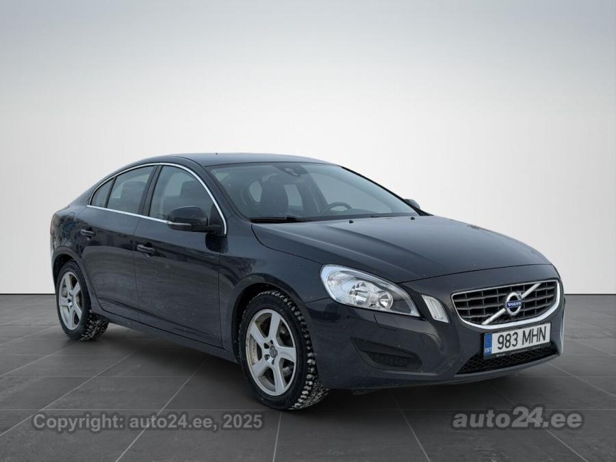 Grey Volvo S60 2011 in Parnu, with an engine capacity of 2.00 L and mileage of 291 thousand km for 4990 €, photo 3 on AUTOMOTO.COM.LV