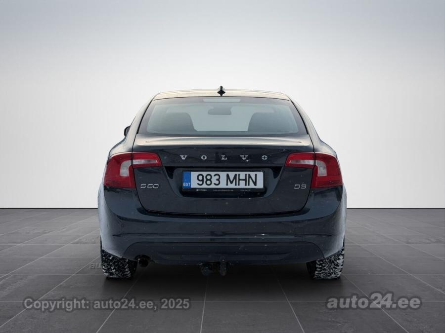 Grey Volvo S60 2011 in Parnu, with an engine capacity of 2.00 L and mileage of 291 thousand km for 4990 €, photo 5 on AUTOMOTO.COM.LV