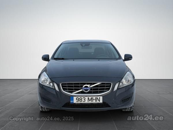 Grey Volvo S60 2011 in Parnu, with an engine capacity of 2.00 L and mileage of 291 thousand km for 4990 €, photo 2 on AUTOMOTO.COM.LV