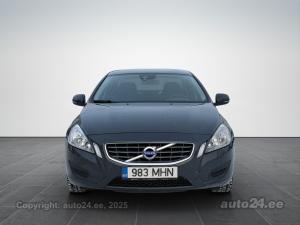 Pelēks Volvo S60 2011 Pērnava, ar dzinēja tilpumu 2.00 L un nobraukumu 291 tūkst. km par 4990 €, foto 2 vietnē AUTOMOTO.COM.LV