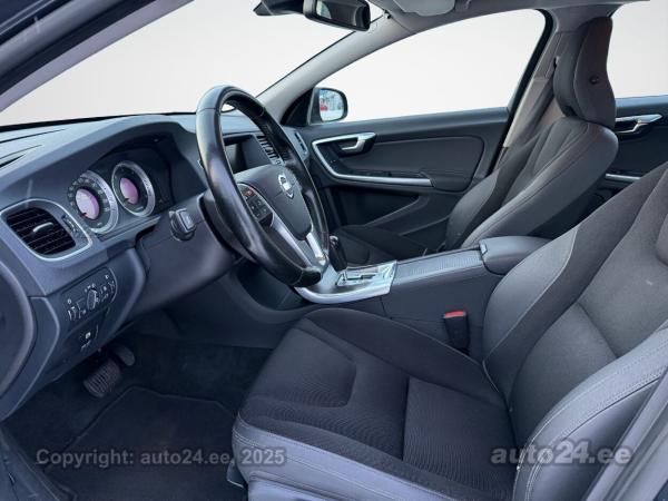 Grey Volvo S60 2011 in Parnu, with an engine capacity of 2.00 L and mileage of 291 thousand km for 4990 €, photo 11 on AUTOMOTO.COM.LV
