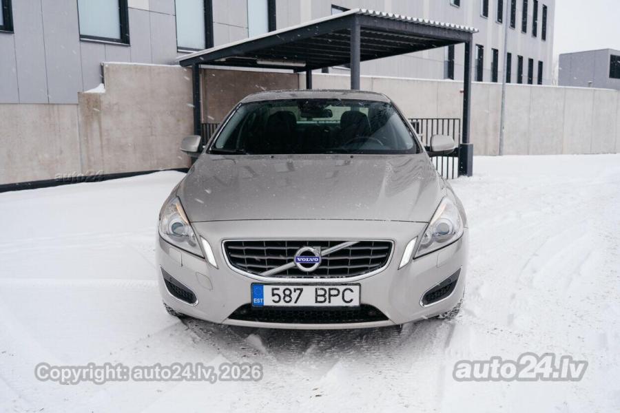 Pelēks Volvo S60 2011 Tartu, ar dzinēja tilpumu 2.00 L un nobraukumu 287 tūkst. km par 5990 €, foto 2 vietnē AUTOMOTO.COM.LV