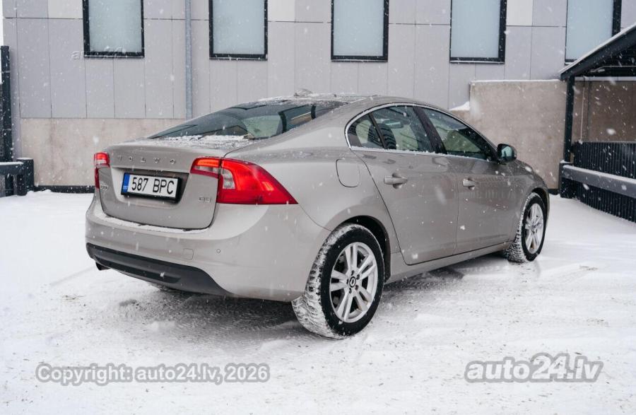Pelēks Volvo S60 2011 Tartu, ar dzinēja tilpumu 2.00 L un nobraukumu 287 tūkst. km par 5990 €, foto 4 vietnē AUTOMOTO.COM.LV